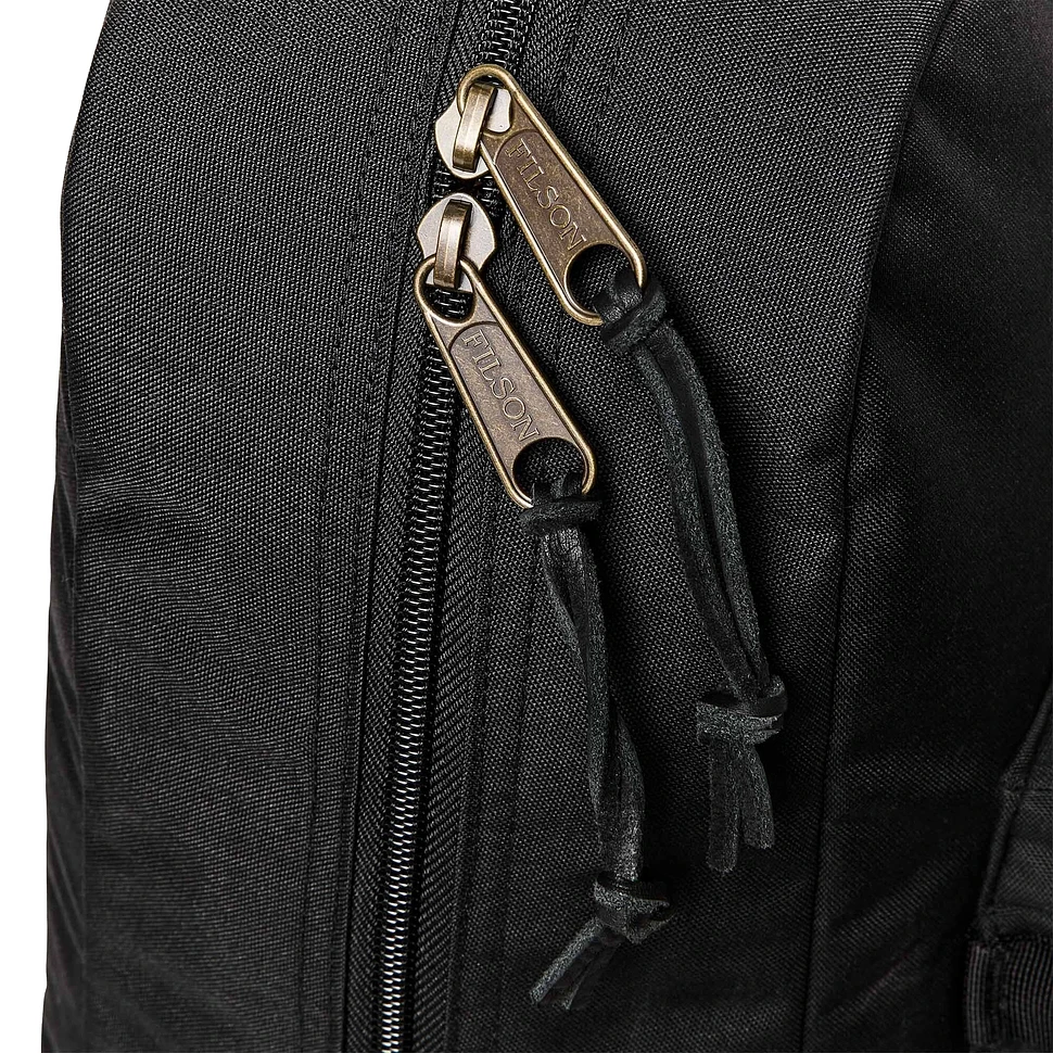 Filson - Surveyor 25L Backpack (Black) | HHV